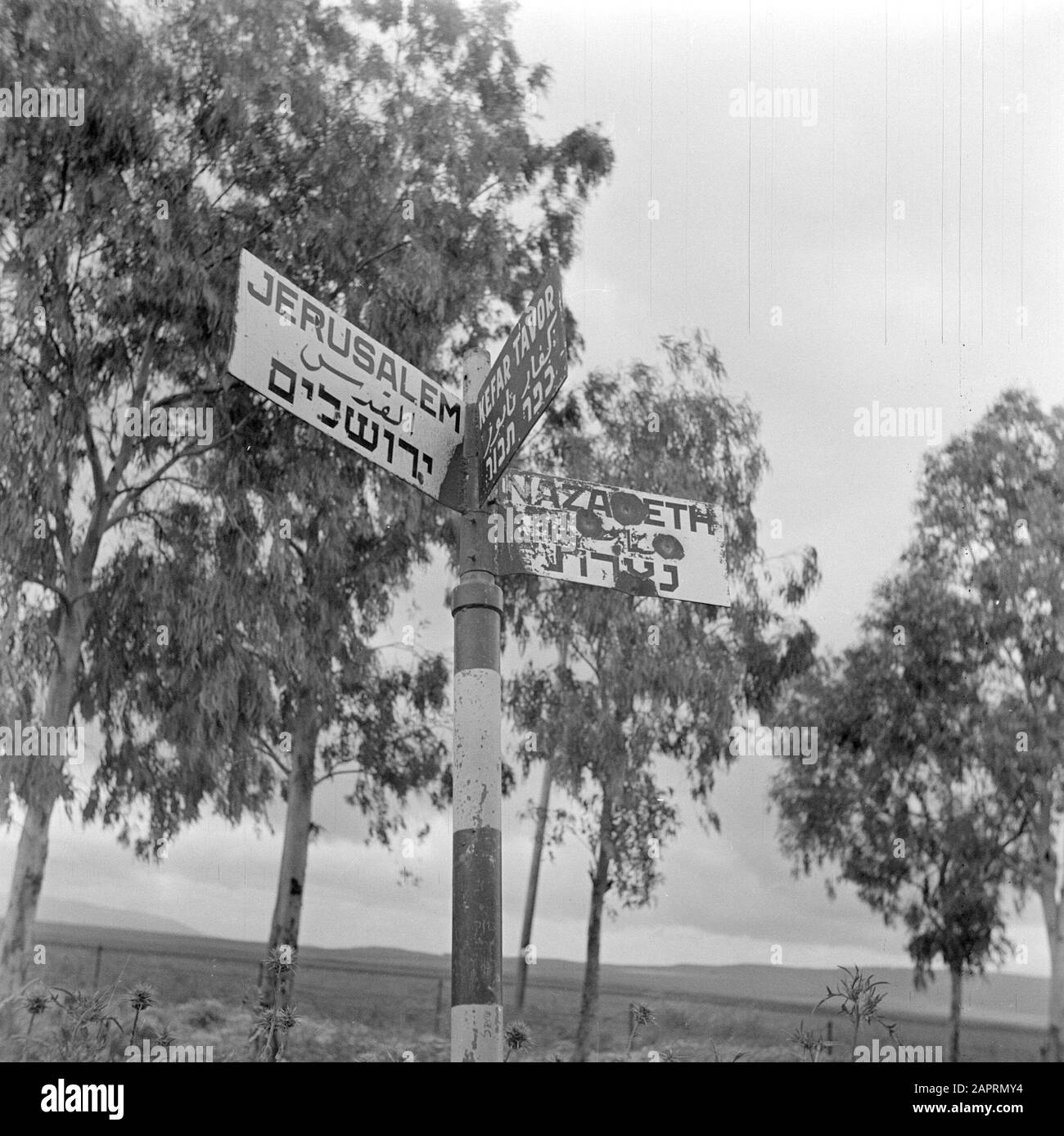 Traffic signs jerusalem Black and White Stock Photos & Images - Alamy