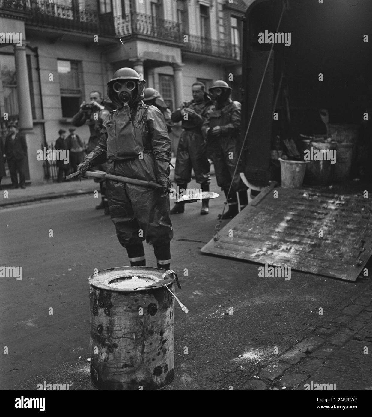 HIE [Holland in England]/Anefo London series Dutch civil defence ...