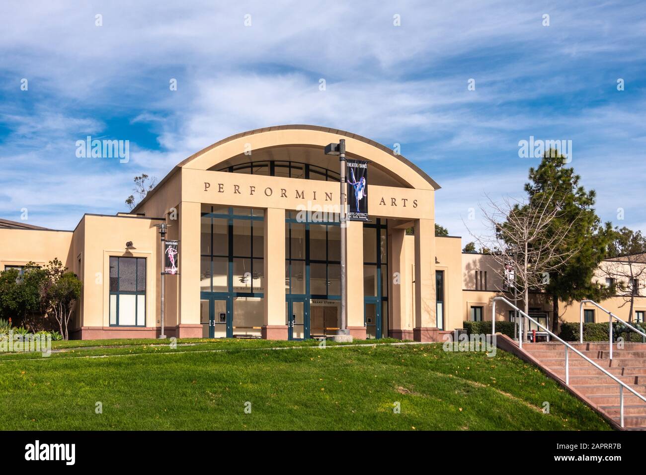 Performing arts building hi-res stock photography and images - Alamy