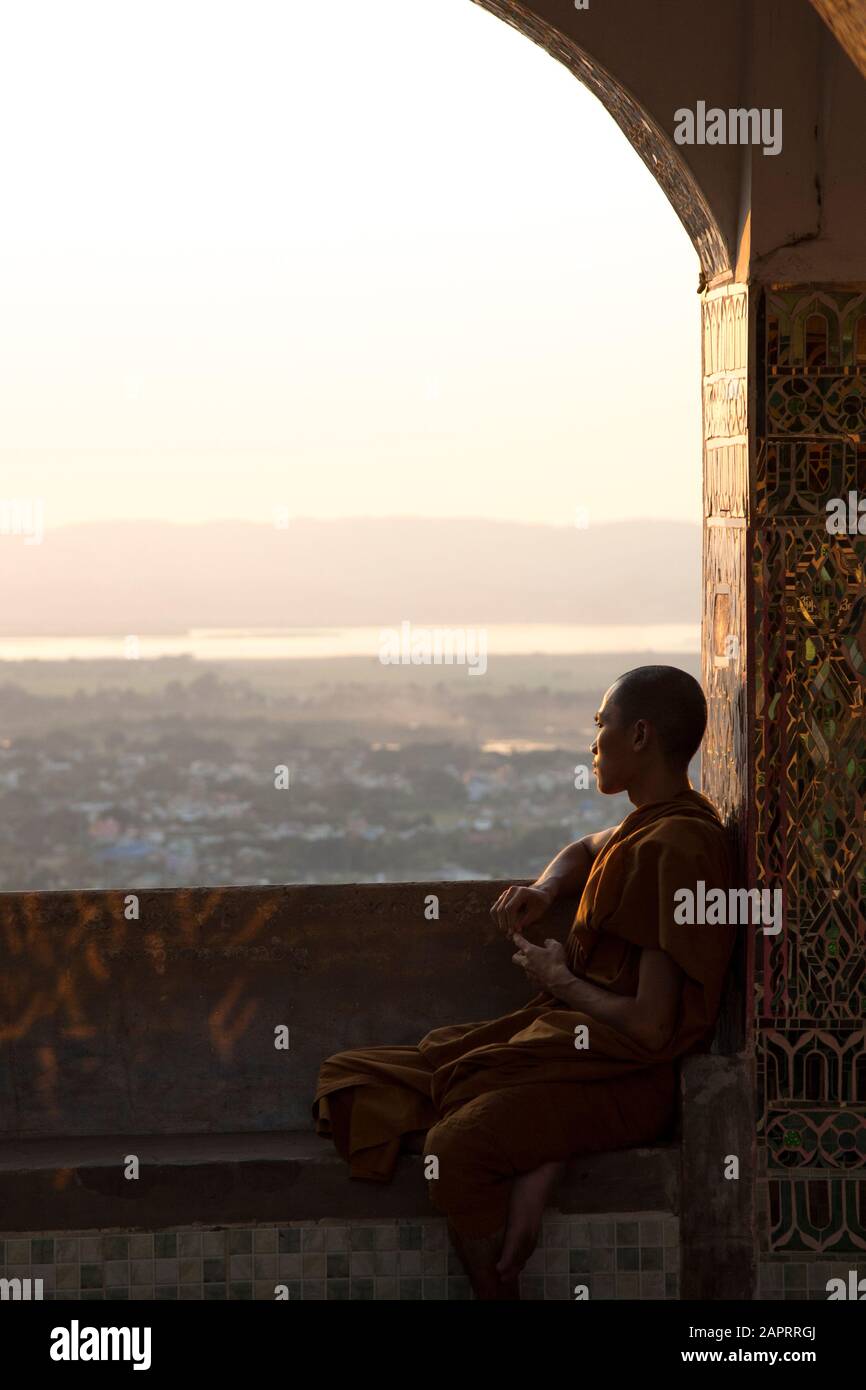 Asia monk sunset temple hi-res stock photography and images - Alamy
