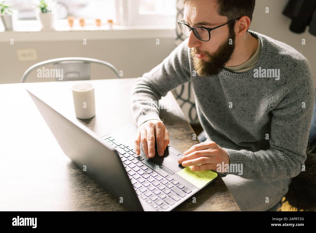 Student online exam hi-res stock photography and images - Alamy