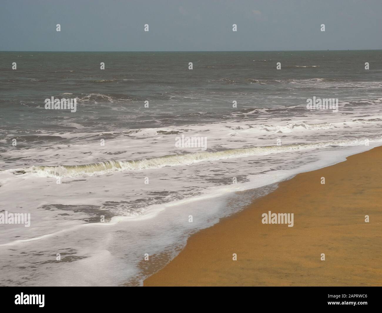 Indian ocean coast Arabian sea in Kochi, Kerala, India Stock Photo - Alamy
