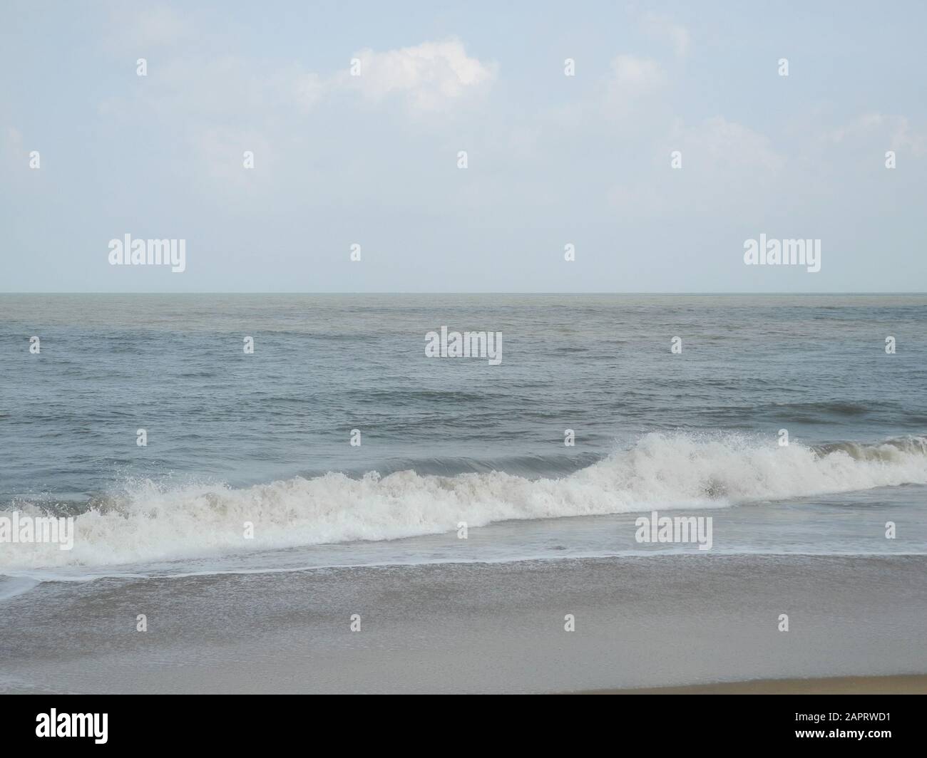 Indian ocean coast, Arabian sea in Kochi, Kerala, India Stock Photo - Alamy