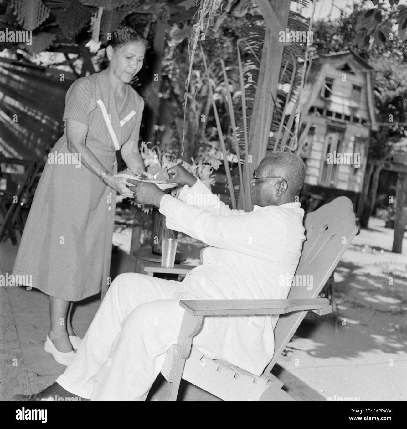 A man receives Black and White Stock Photos & Images - Alamy