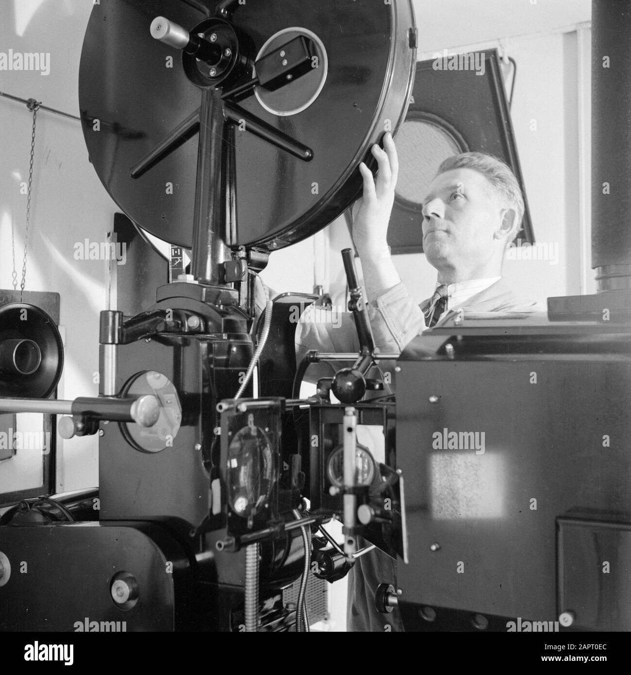 Film projectors Black and White Stock Photos & Images - Alamy