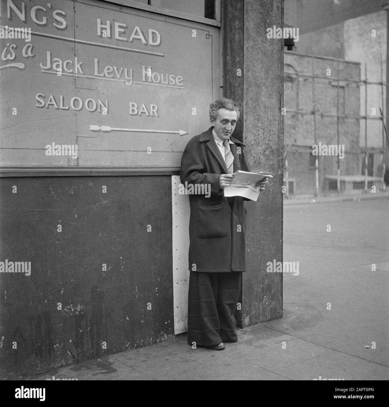 Spiv Black and White Stock Photos & Images - Alamy