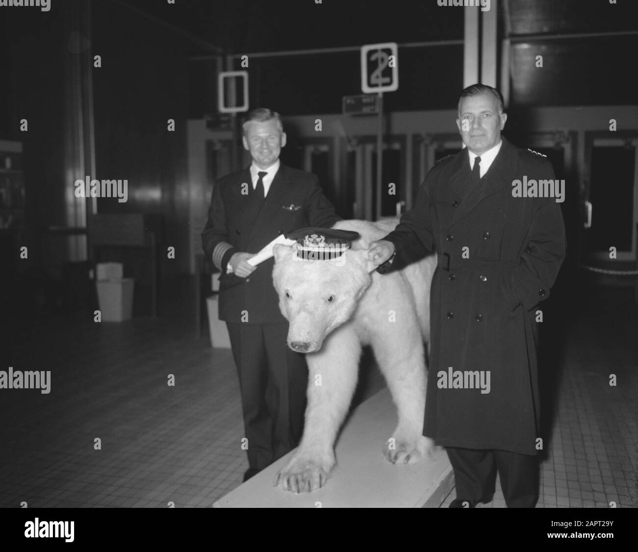 First official flight of KLM over the North Pole to Tokyo and New ...
