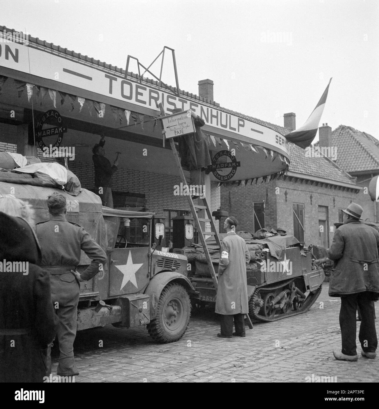 1944 allied forces march in hi-res stock photography and images - Alamy