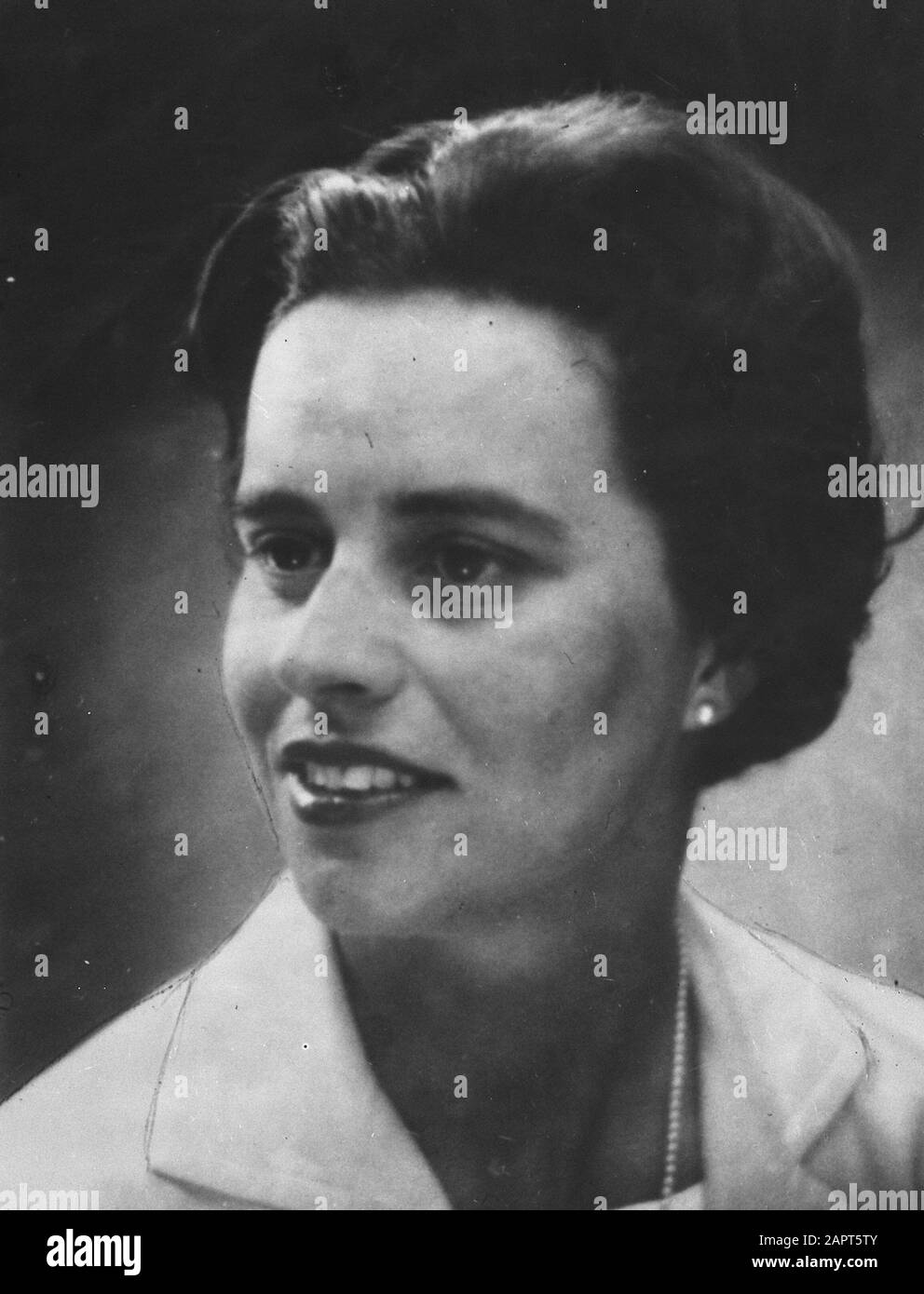 Miss M. C. C. Wines, new private secretary of Princess Beatrix Date ...