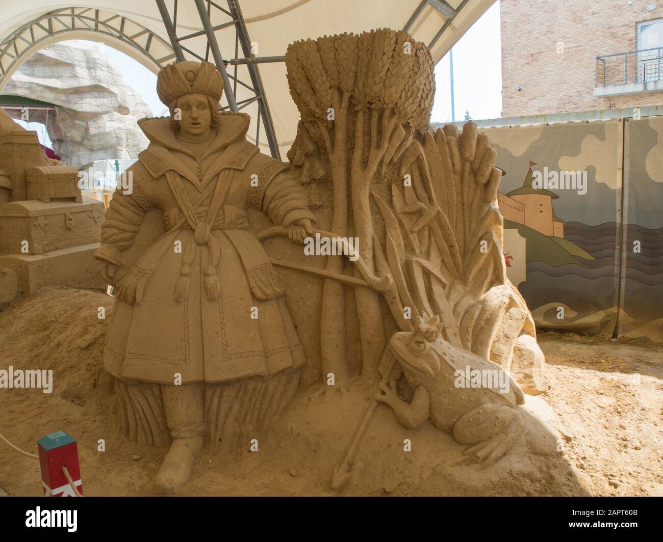 Sculptures of characters from Russian fairy tales made from sand ...