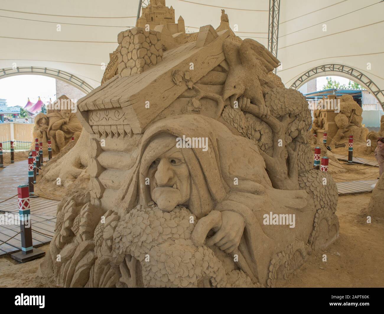 Sculptures of characters from Russian fairy tales made from sand ...