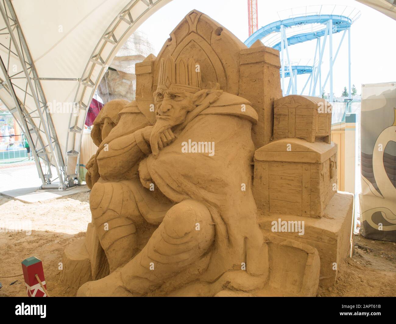 Sculptures of characters from Russian fairy tales made from sand ...