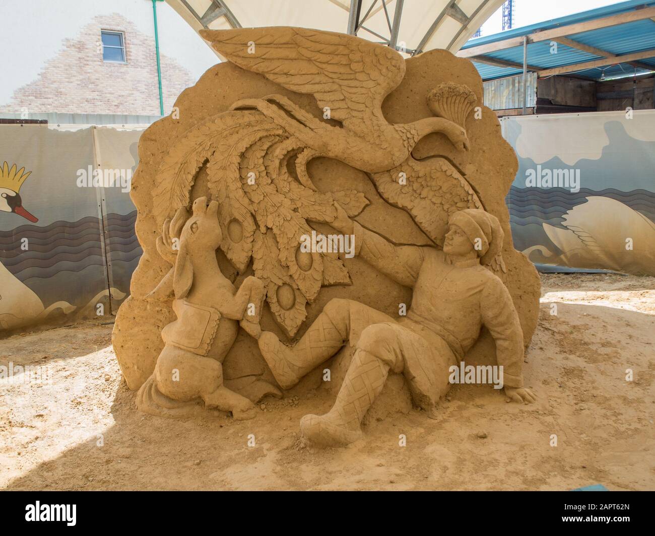 Sculptures of characters from Russian fairy tales made from sand ...