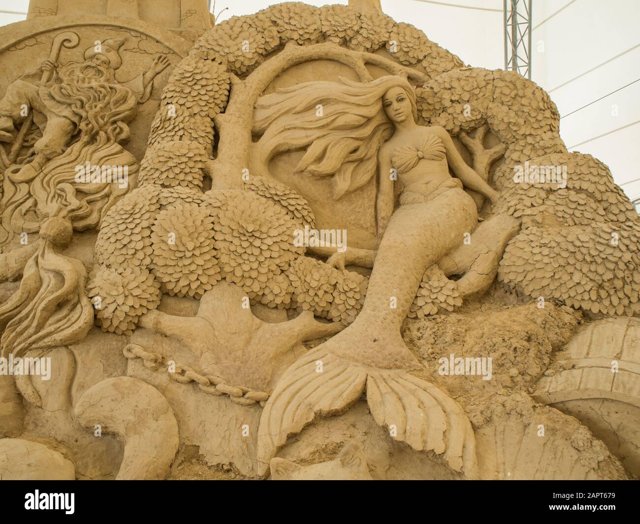 Sculptures of characters from Russian fairy tales made from sand ...