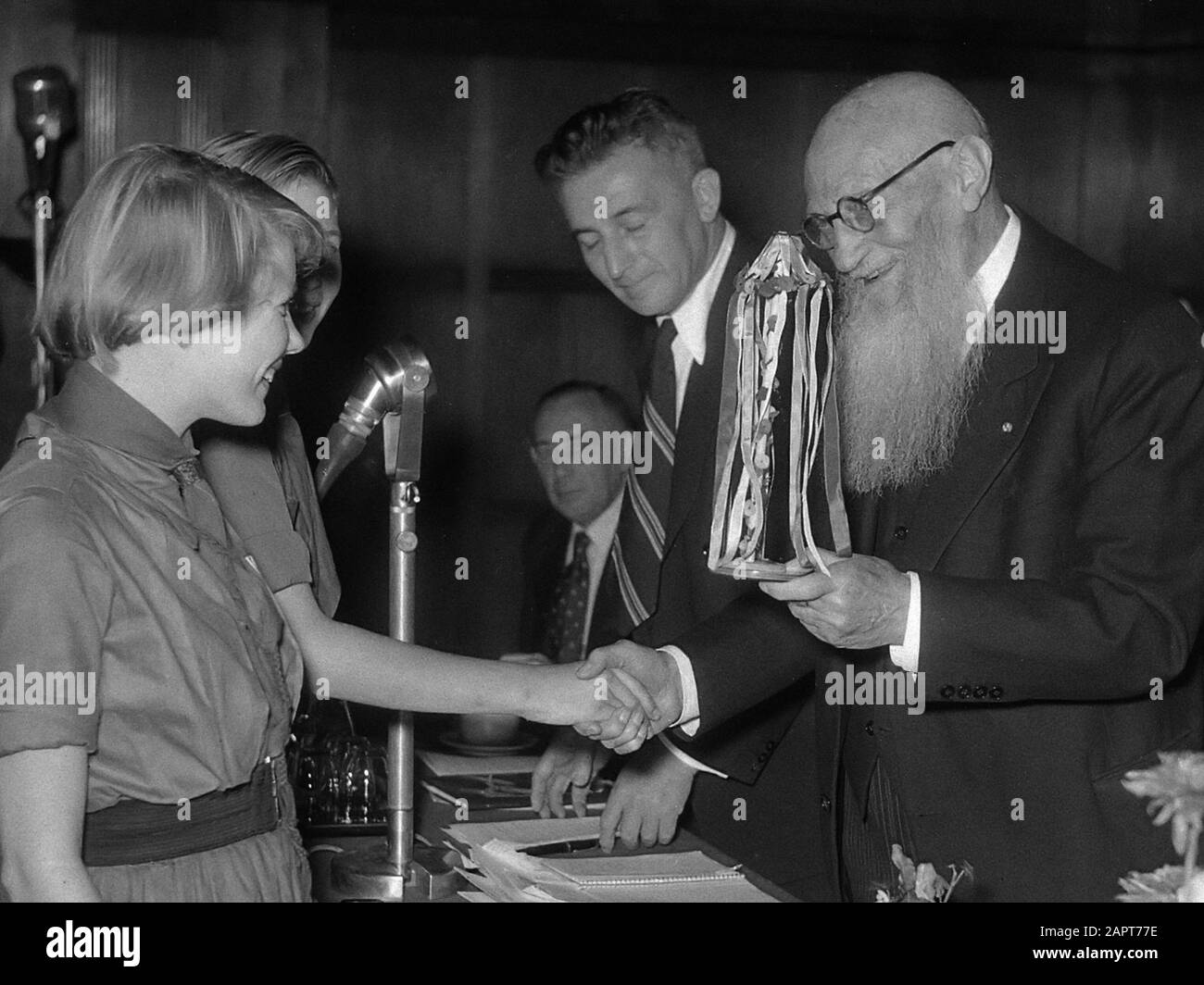 Jan van Zutphen 90 jaar huldiging 4 oktober 1953 Stock Photo - Alamy