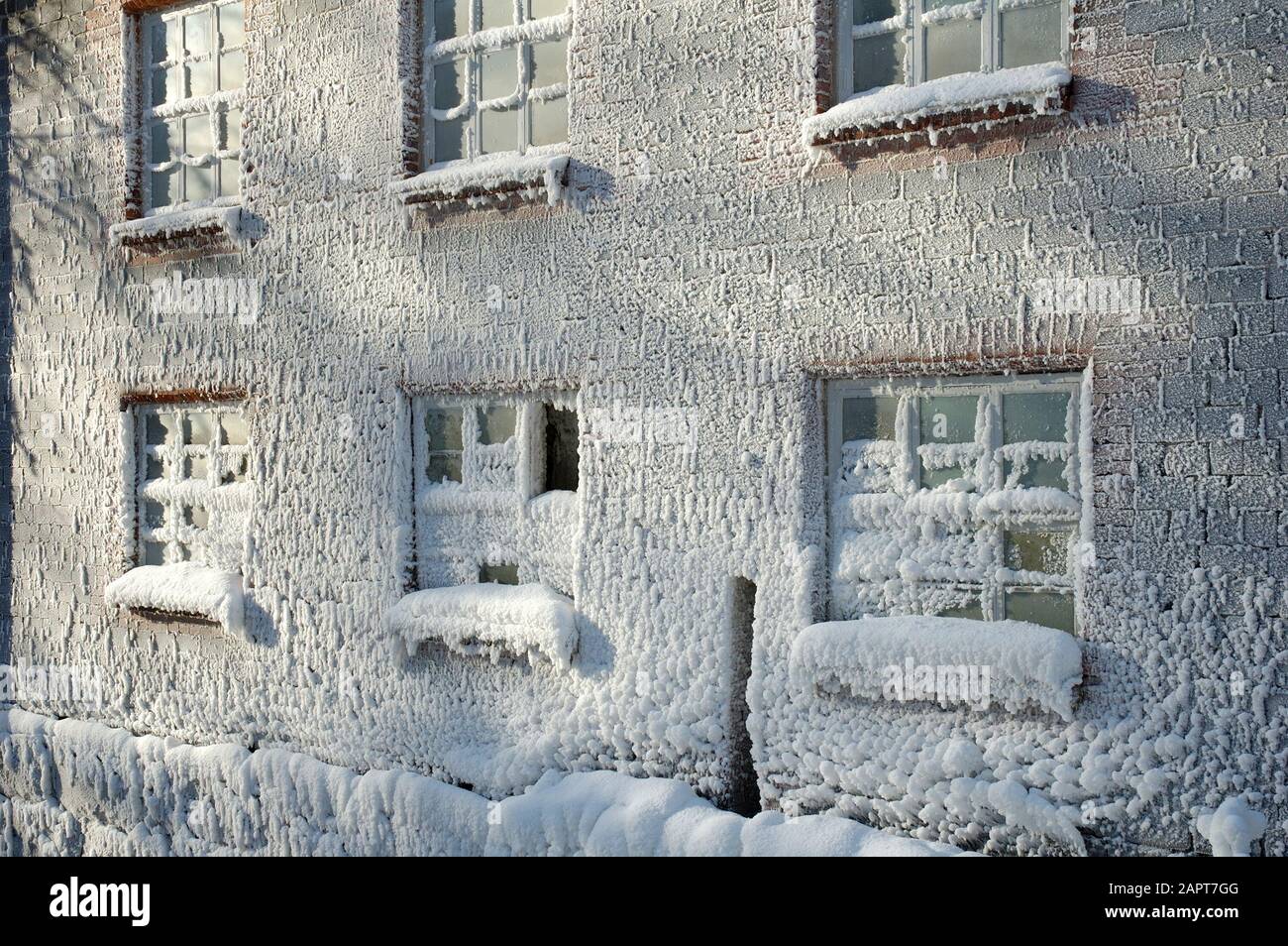 Ice house built structure hi-res stock photography and images - Alamy