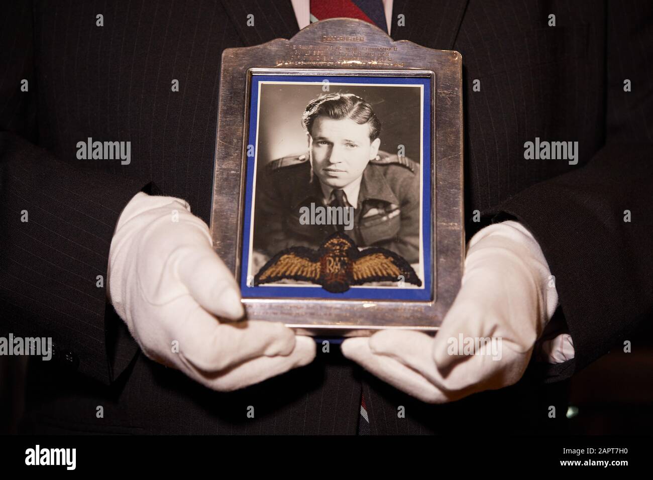 Guy Gibson RAF Flying Wings Wing Commander Guy Penrose Gibson, VC, DSO ...