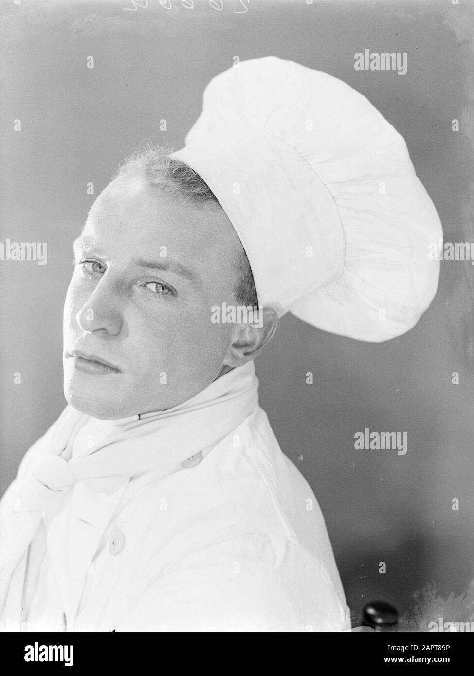 Reportage model Photo model Grummels poses as chef with chef's hat Date ...