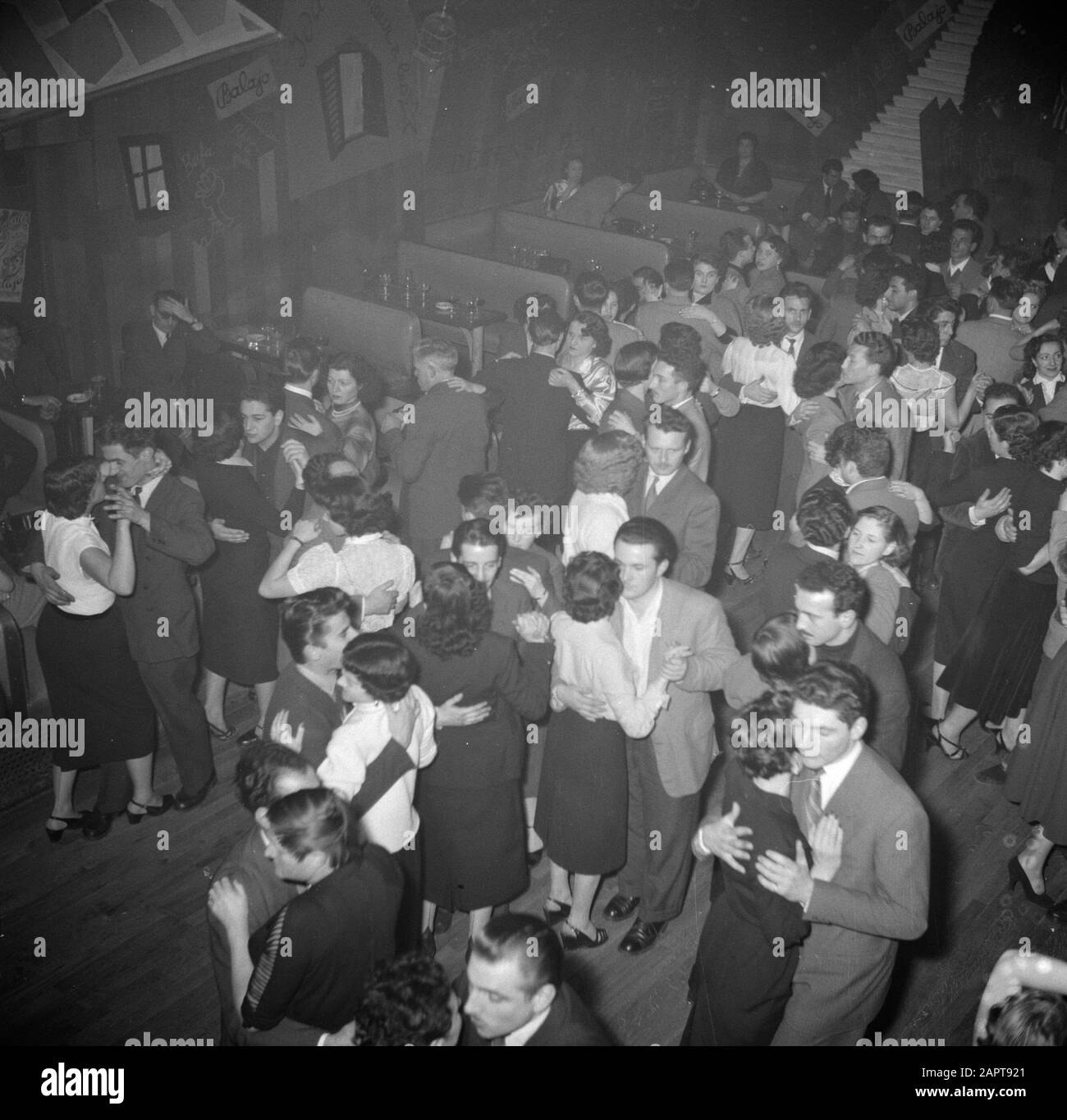 Dance hall 1940s hi-res stock photography and images - Alamy