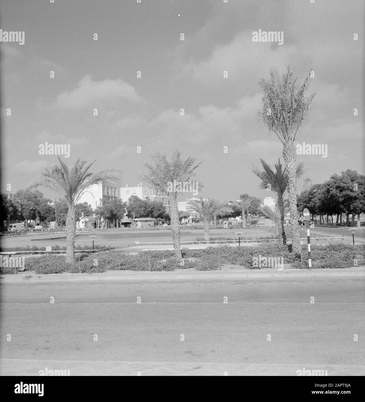 Urban squares buildings in Black and White Stock Photos & Images - Alamy