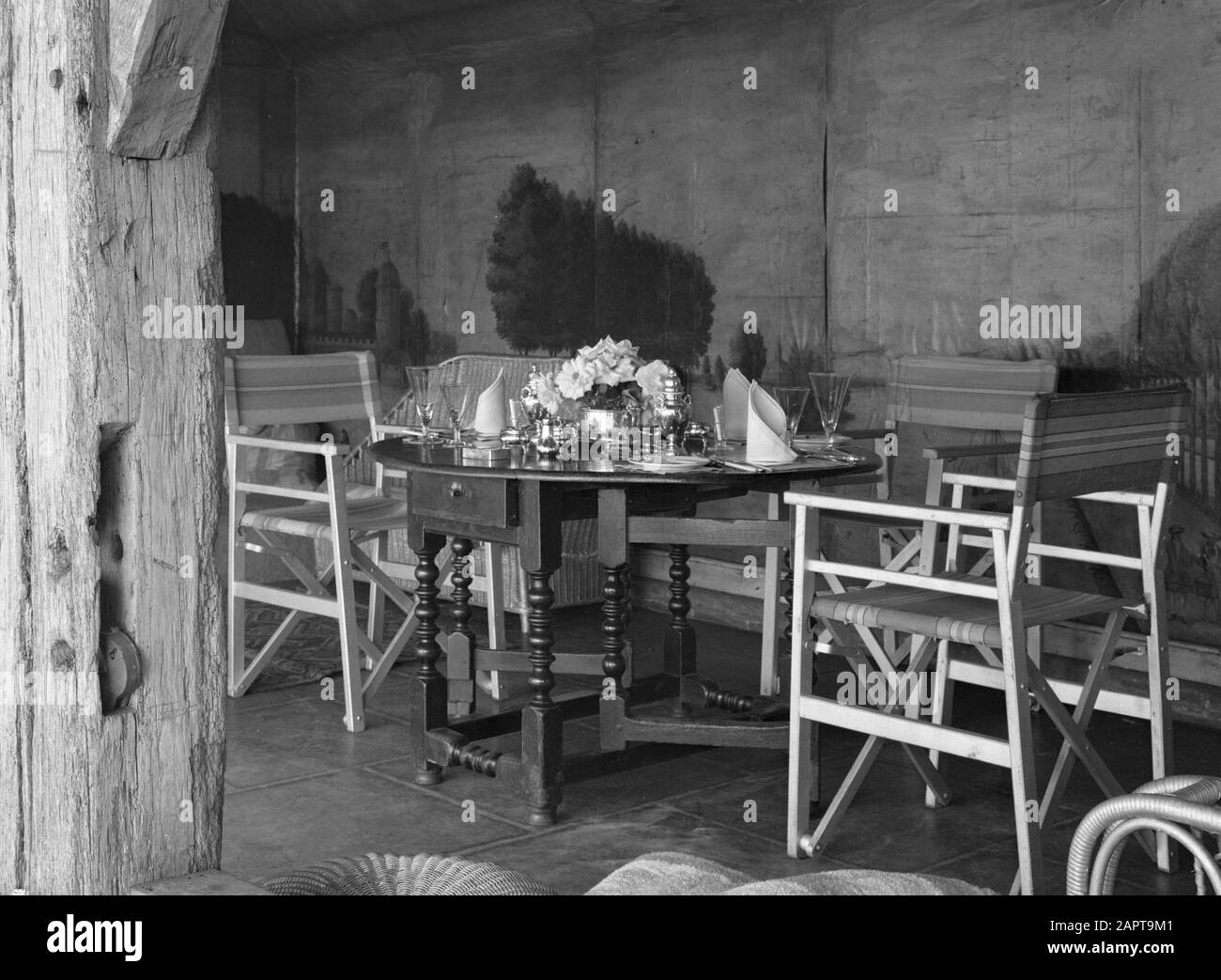 Porch on country home hi-res stock photography and images - Alamy