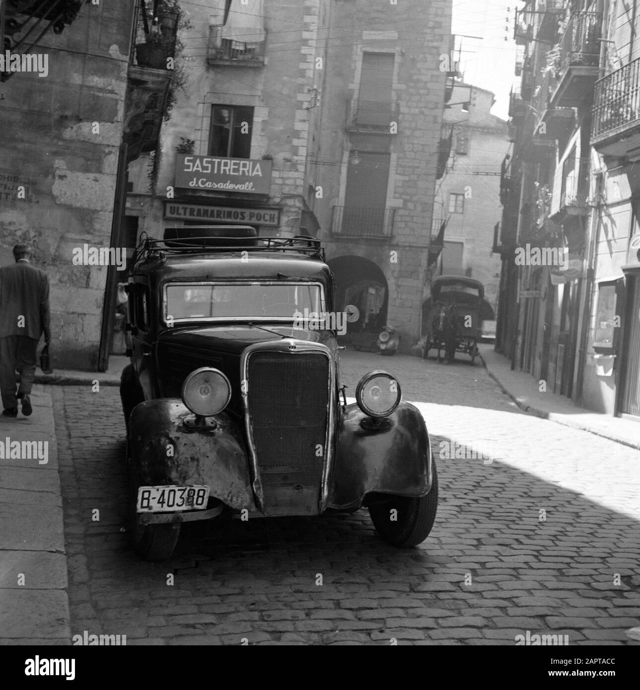 Old cars in Spain Parked oldtimer Date: 1958 Location: Spain Keywords ...