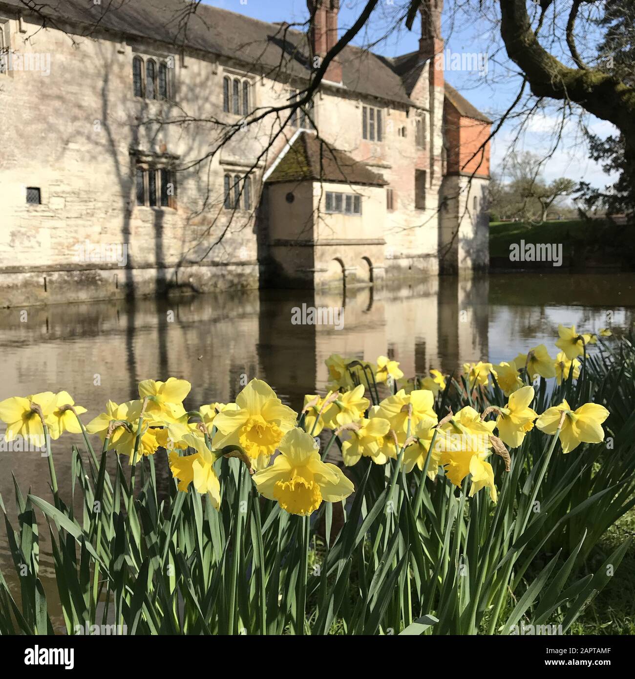 Moat farmhouse hi-res stock photography and images - Alamy