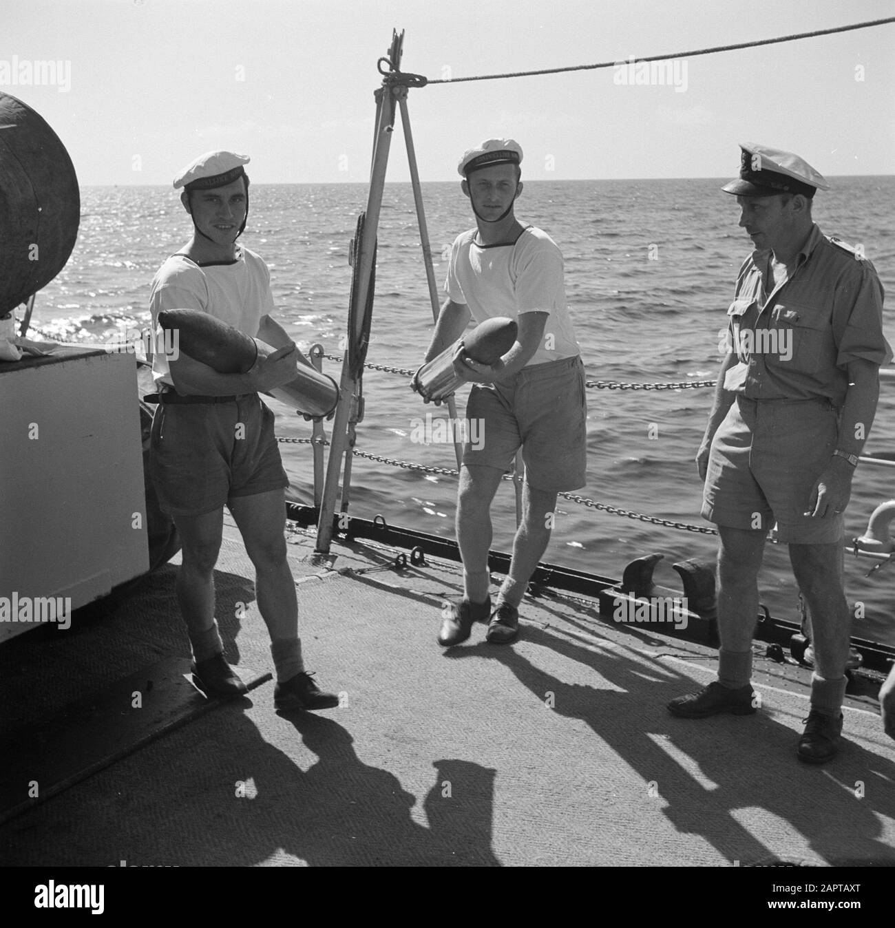 Journey to Venezuela and the Eastern Caribbean Gun on Hr. Ms. Dan. Van ...