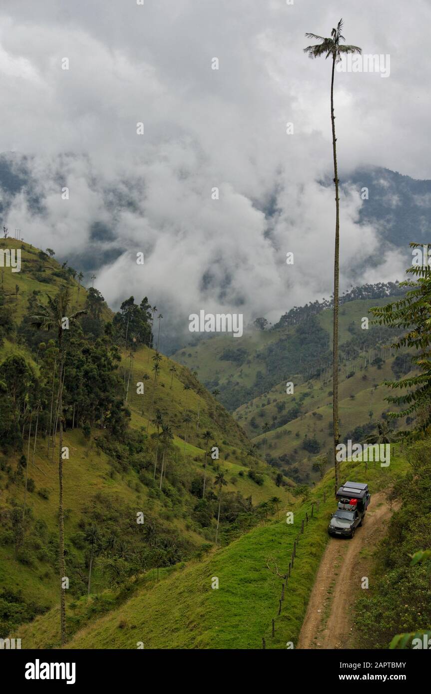 Los nevados national natural park hi-res stock photography and images ...