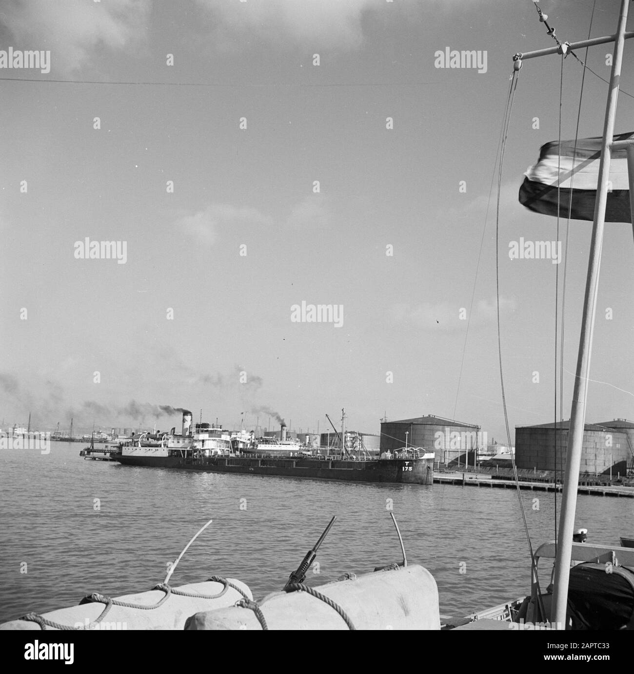 Oil refinery curacao Black and White Stock Photos & Images - Alamy