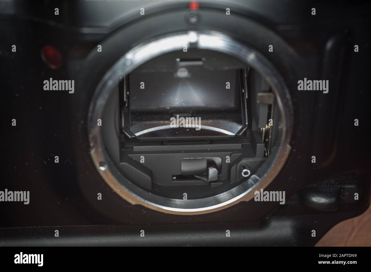 Mirror box of a photo camera Stock Photo - Alamy