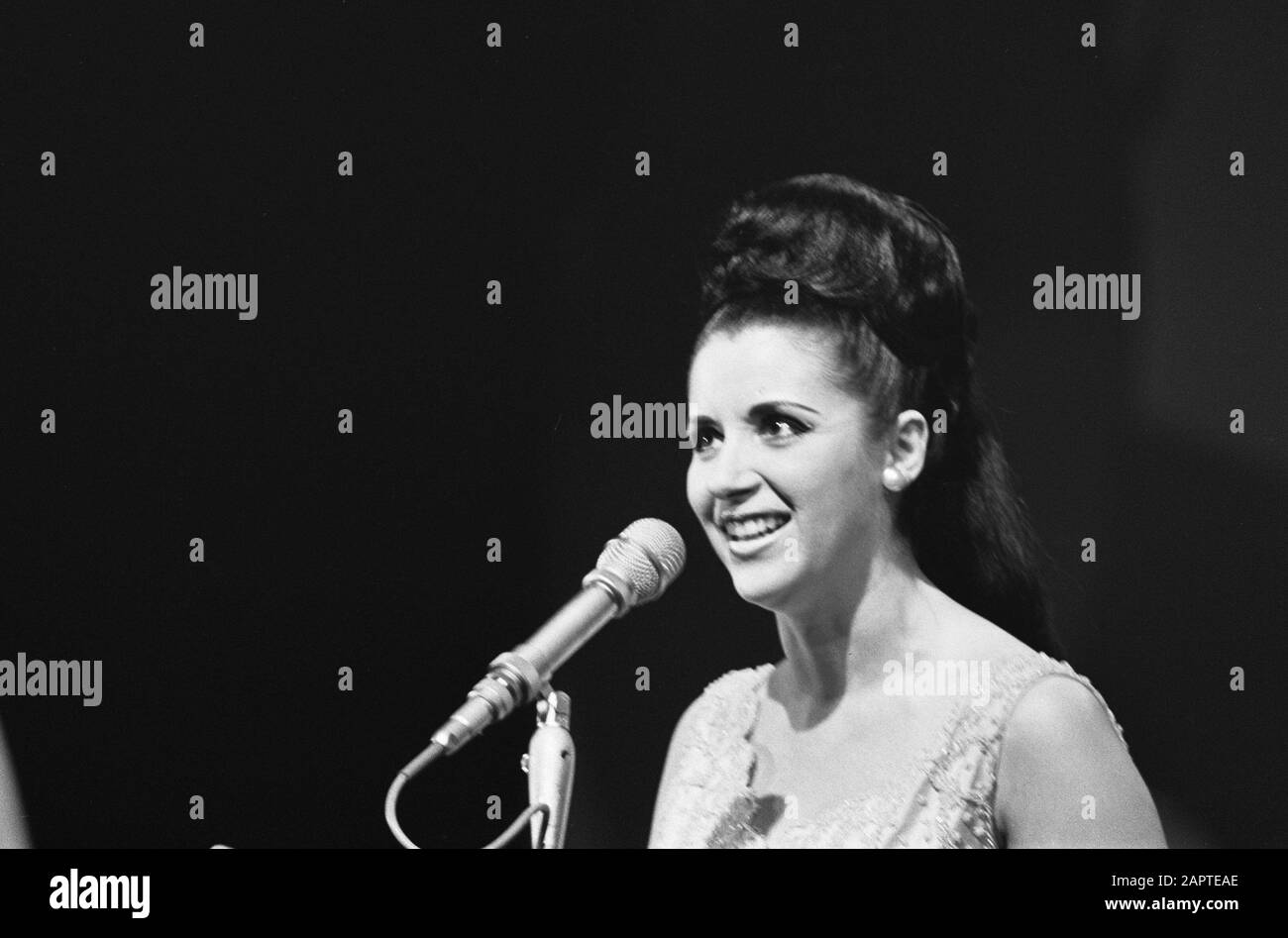 Grand Gala du Disque 1965, Lucille Starr Date: 2 October 1965 Location ...