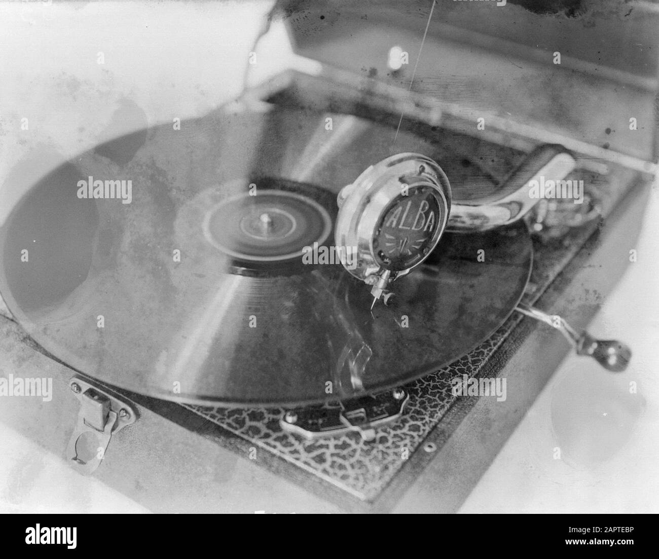 Gramophone record player hi-res stock photography and images - Alamy