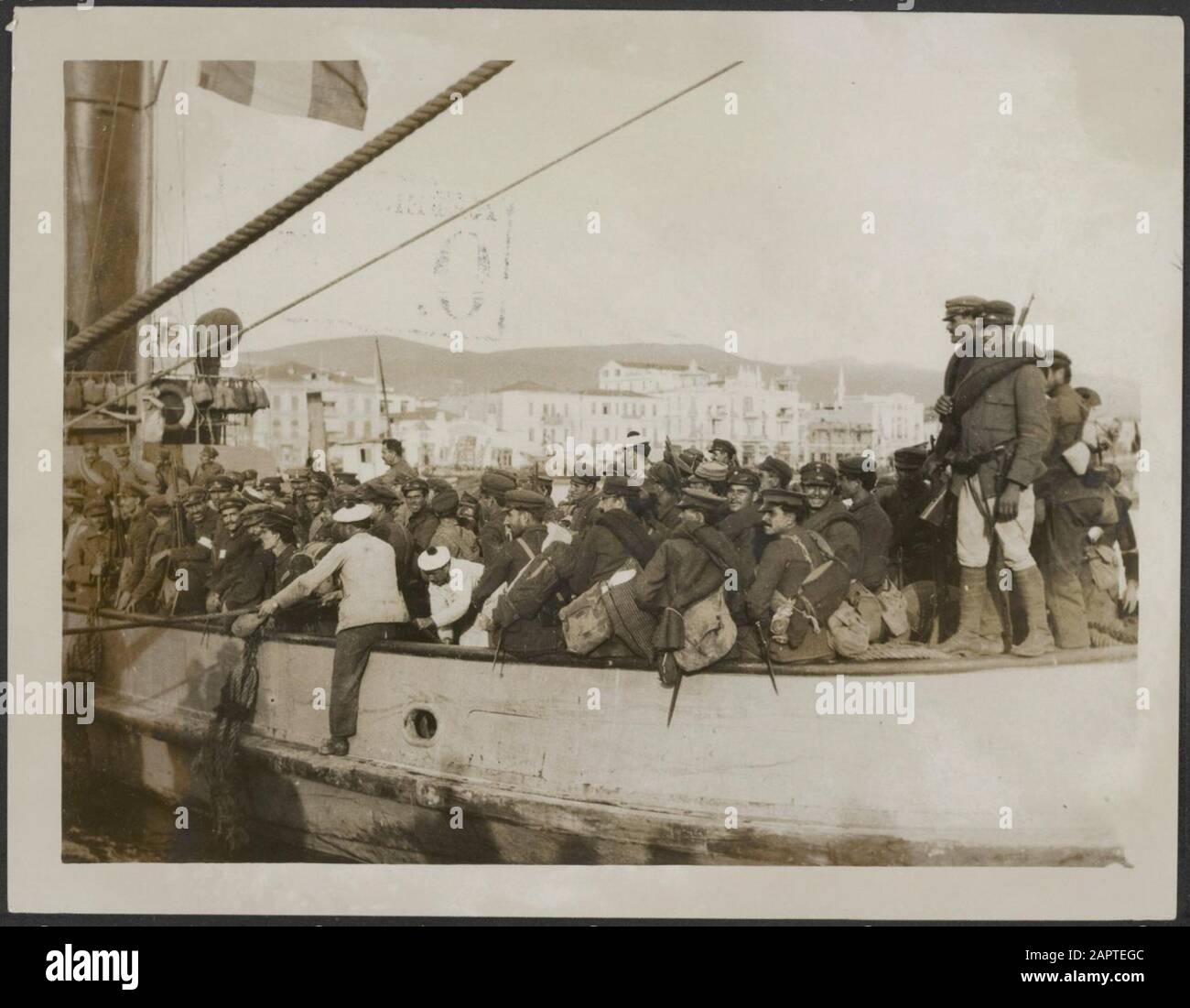 Greeks who fought the Bulgars at Serres arriving at Salonica Stock ...