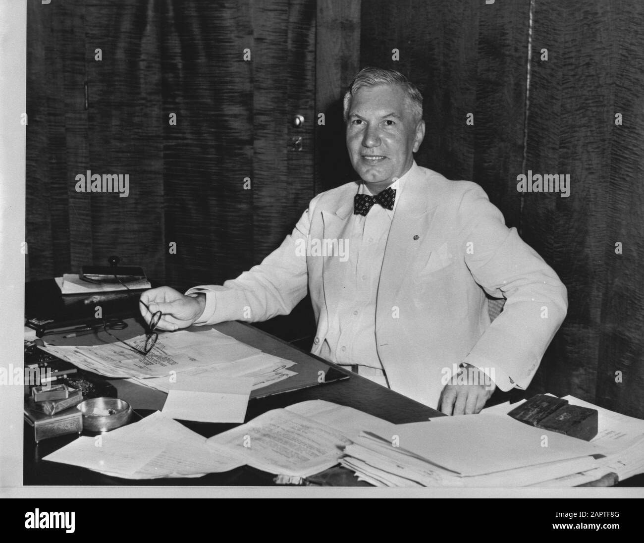 P [Portraits/Persons]/Anefo London series H. Kies, director of the ...