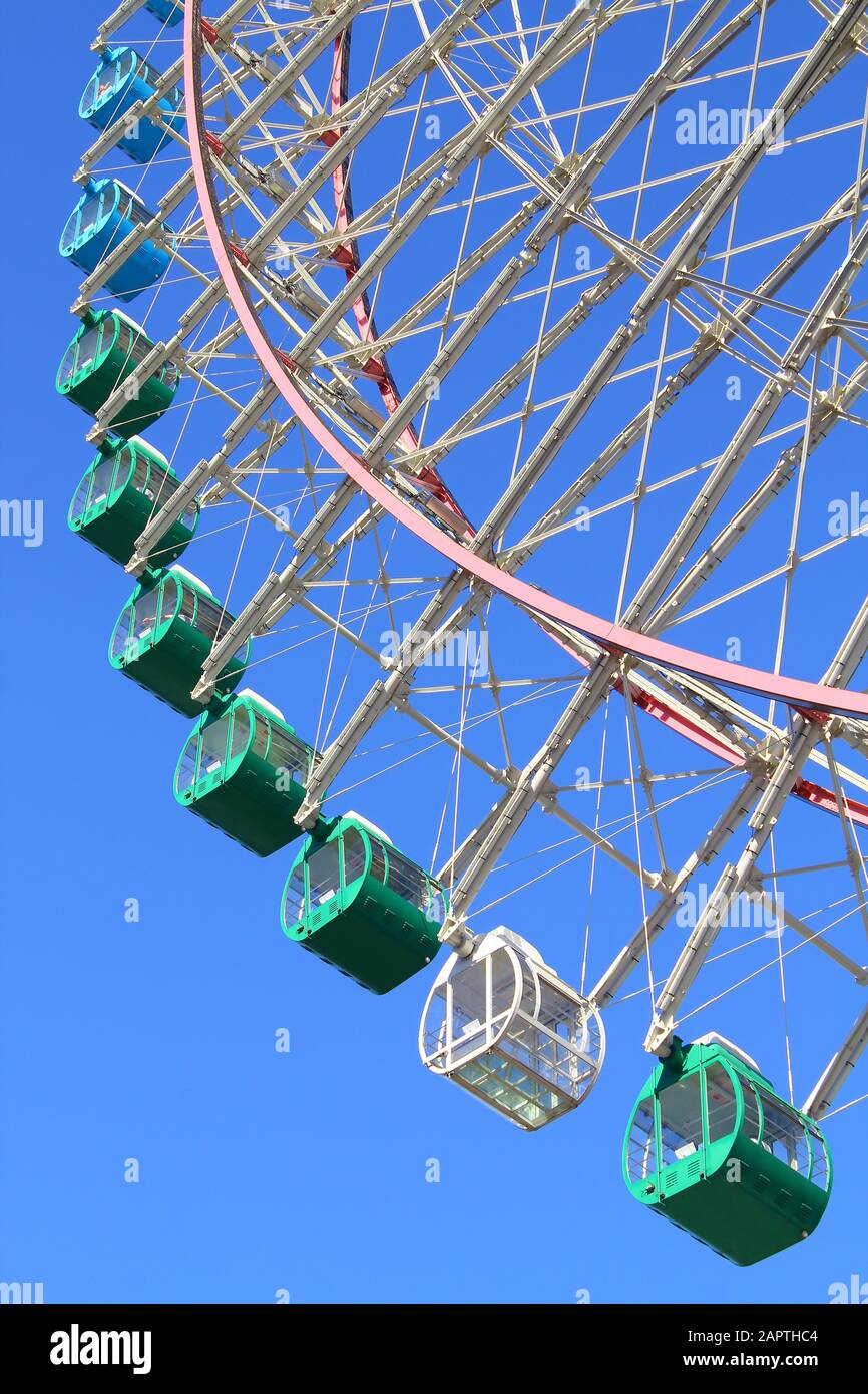 giant ferris wheel pods Stock Photo - Alamy