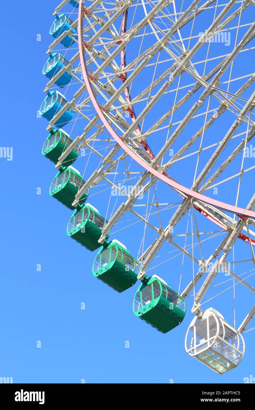 giant ferris wheel pods Stock Photo - Alamy