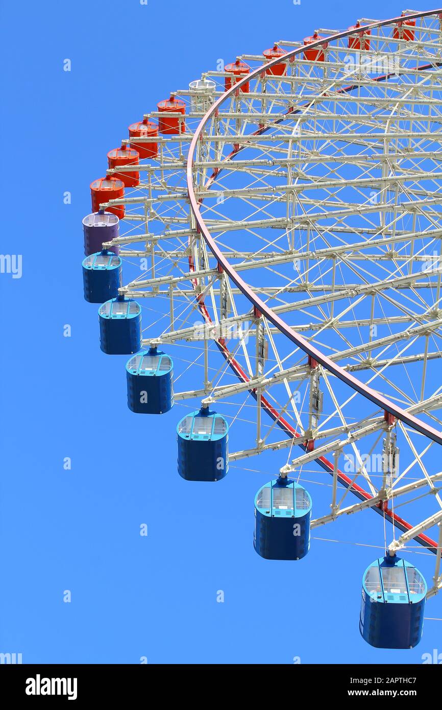 giant ferris wheel pods Stock Photo - Alamy