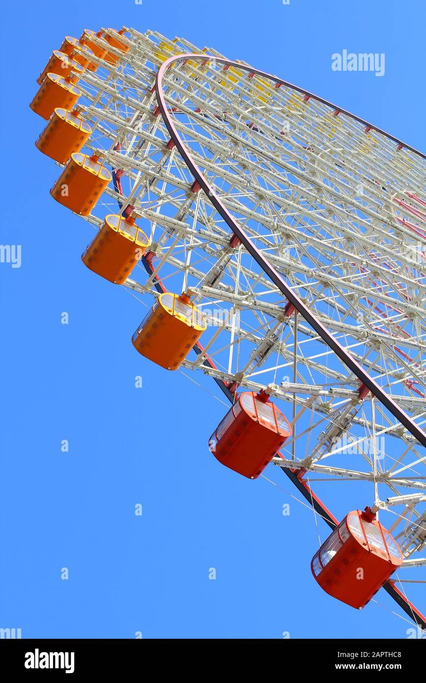 giant ferris wheel pods Stock Photo - Alamy