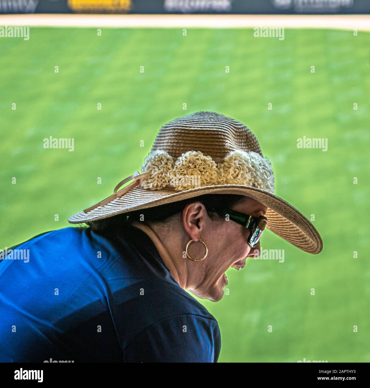 Loud woman hi-res stock photography and images - Alamy