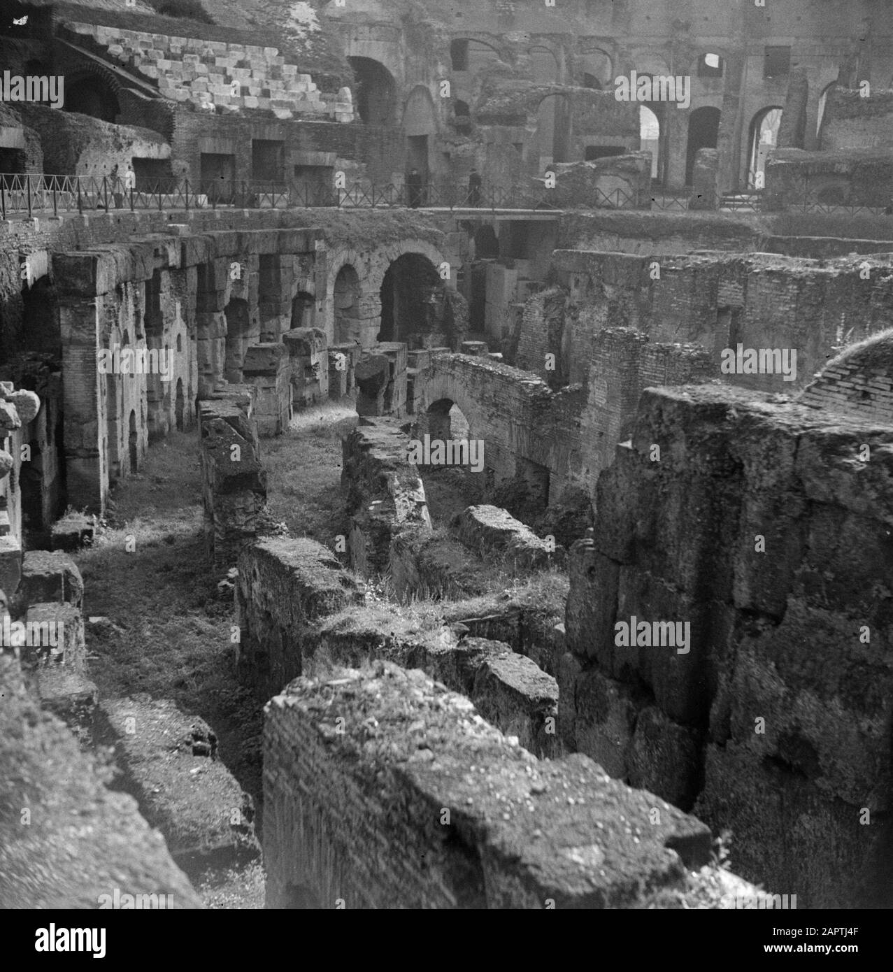 Colosseum architecture location Black and White Stock Photos & Images ...