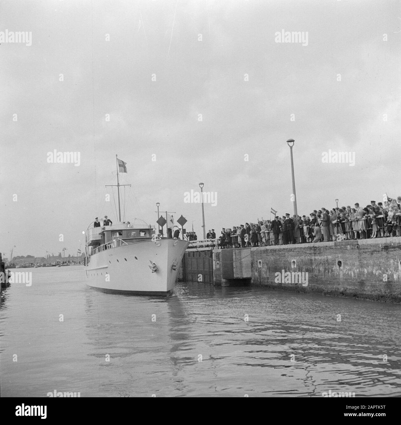 Yacht fifty Black and White Stock Photos & Images - Alamy