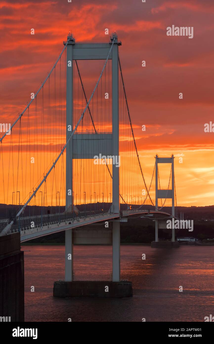 Severn wye bridge hi-res stock photography and images - Alamy