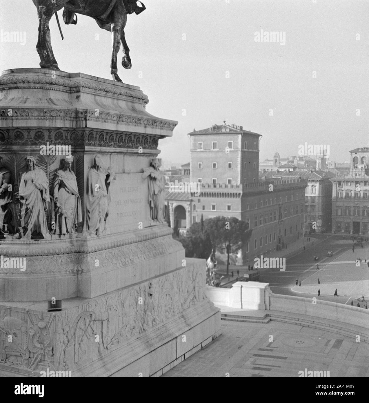 Palazzo venezia 1937 hi-res stock photography and images - Alamy