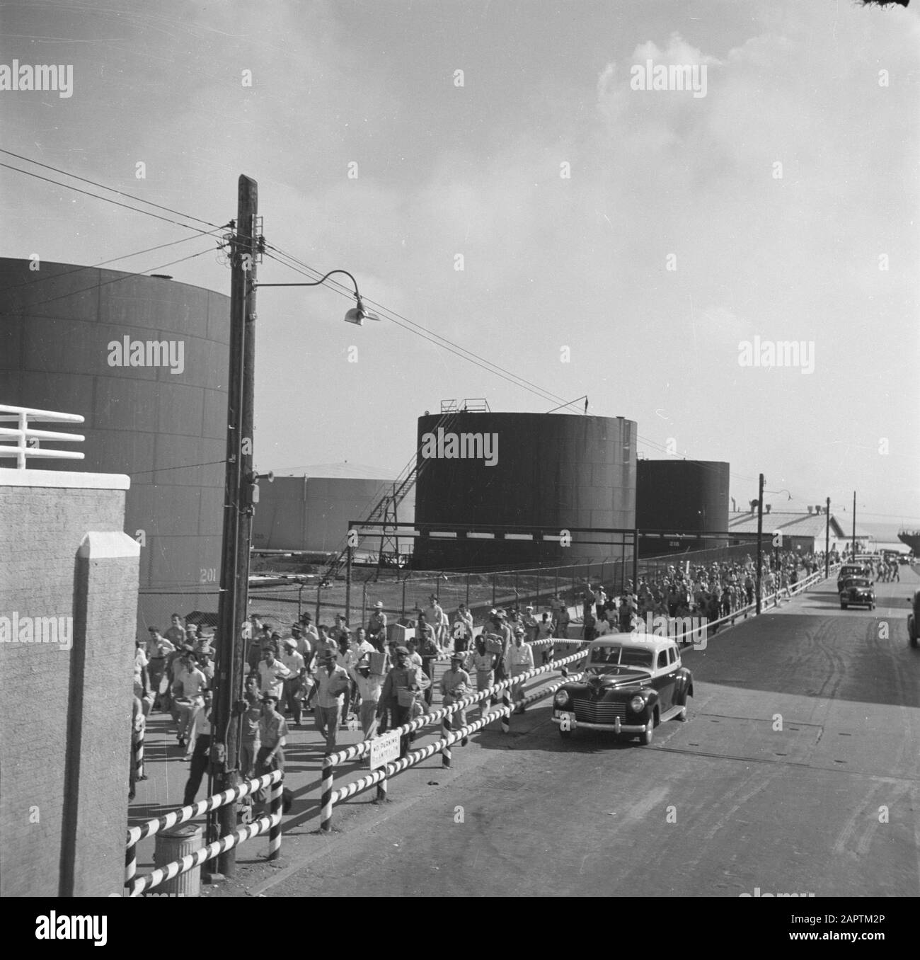 Lago oil refinery hi-res stock photography and images - Alamy