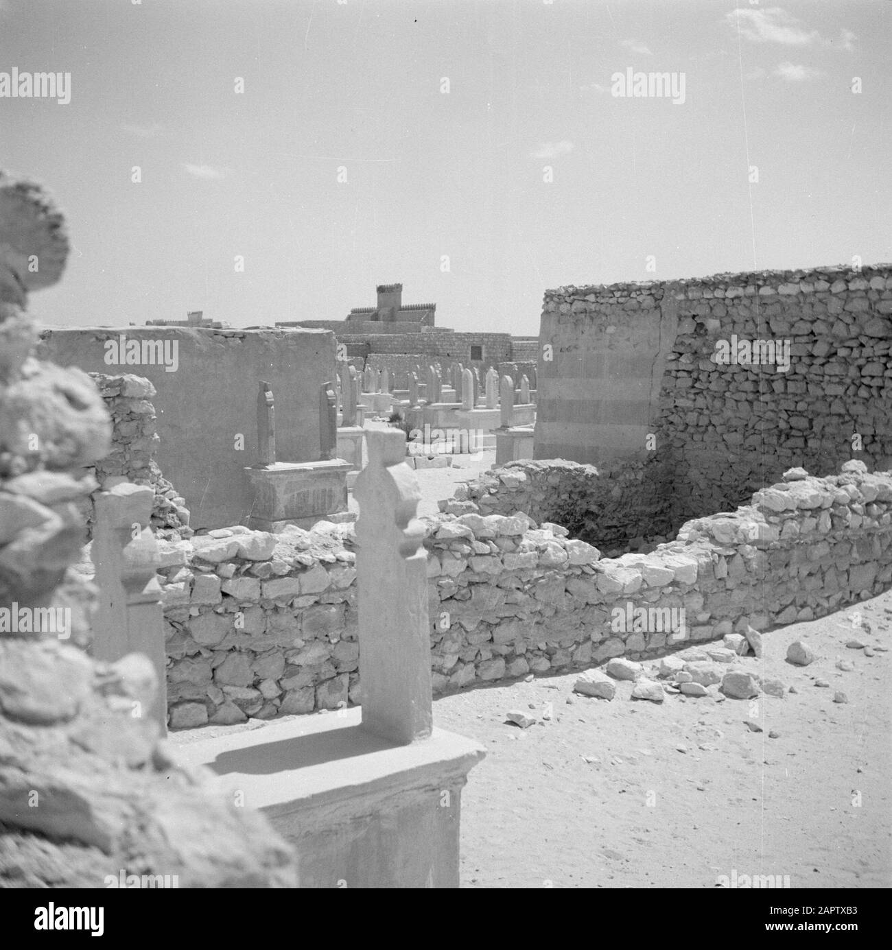 Cemeteries in cairo Black and White Stock Photos & Images - Alamy
