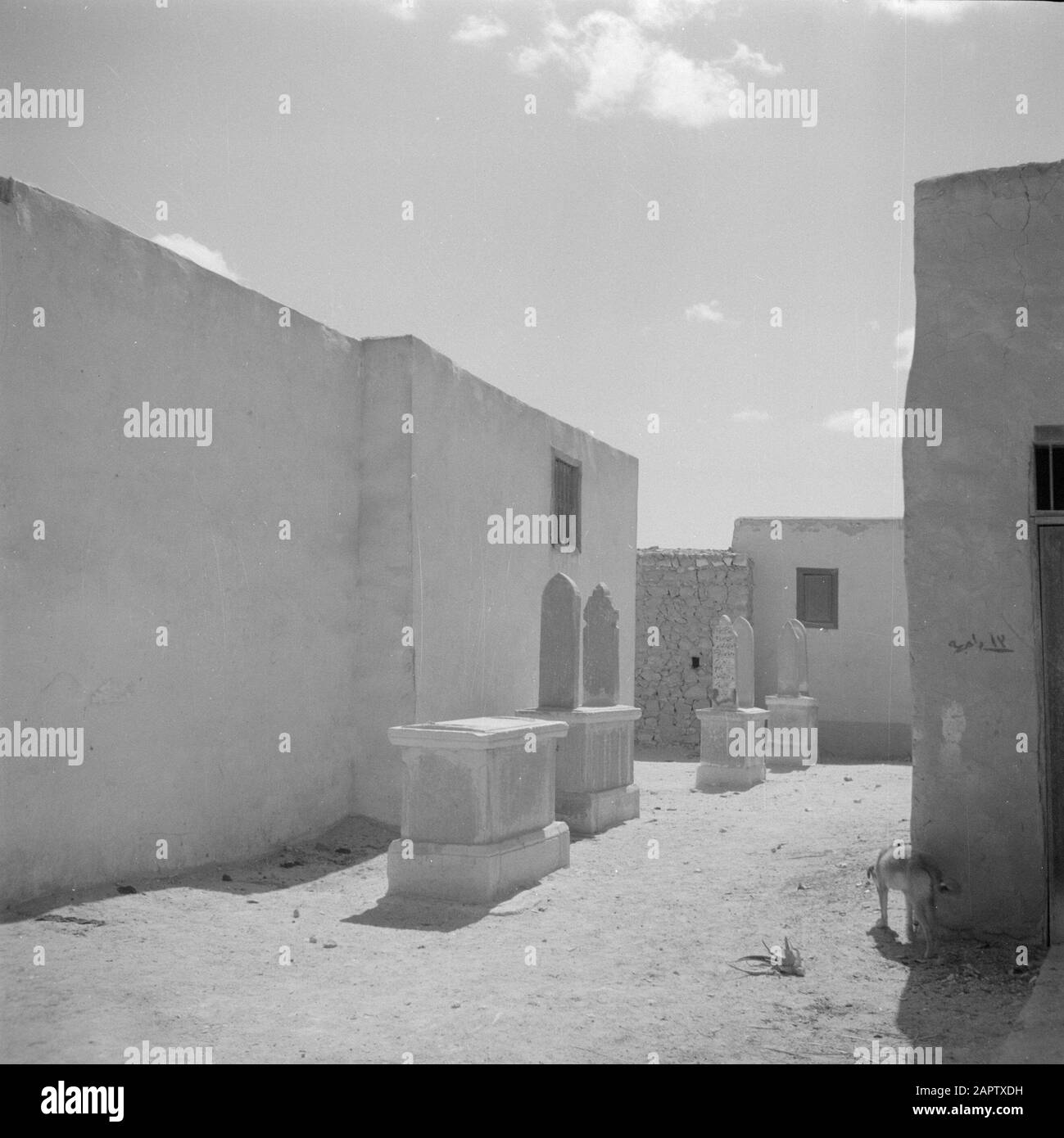 Cemeteries in cairo Black and White Stock Photos & Images - Alamy