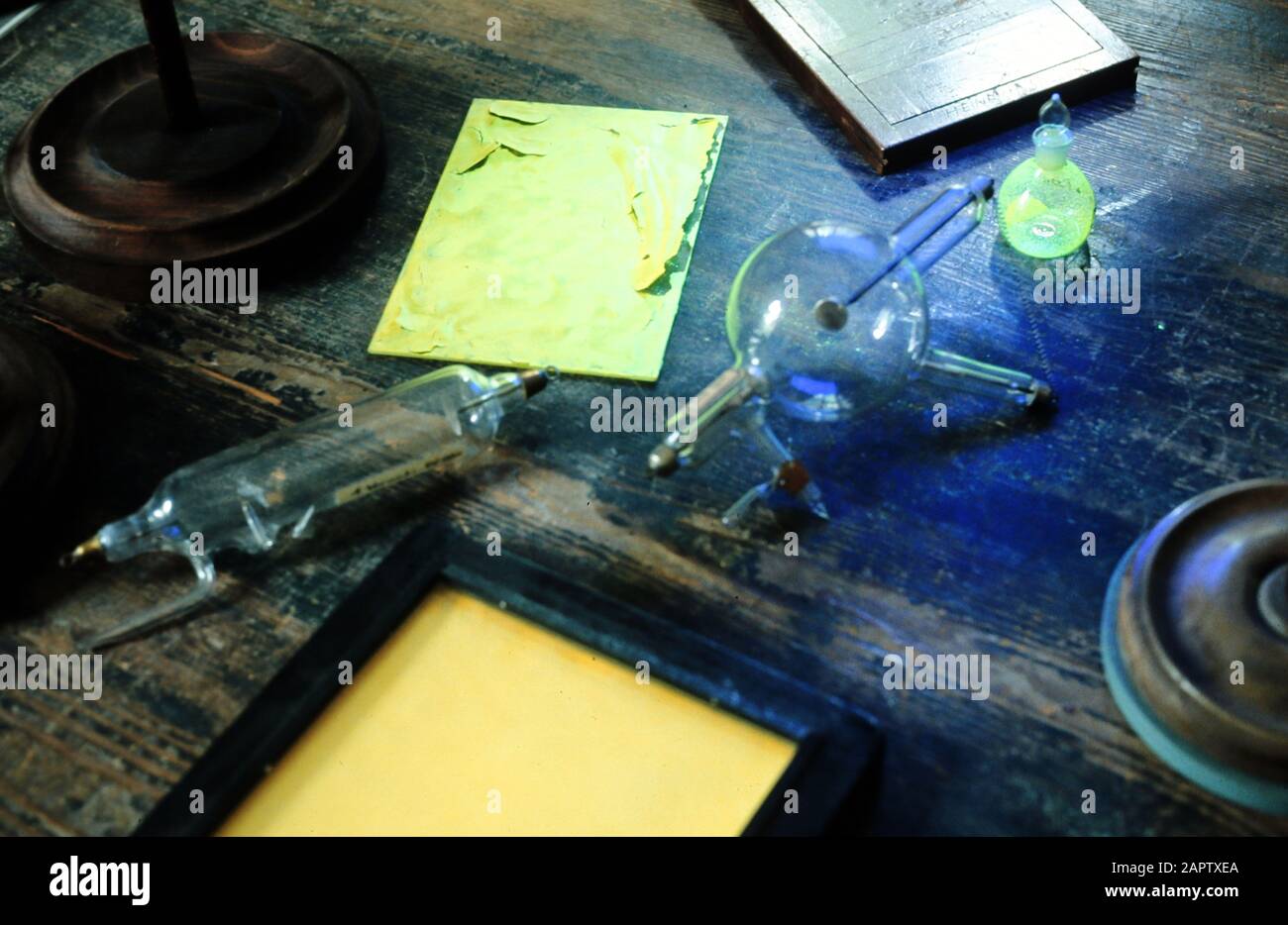 Conrad wilhelm rontgen x ray laboratory at the university of wurzburg ...