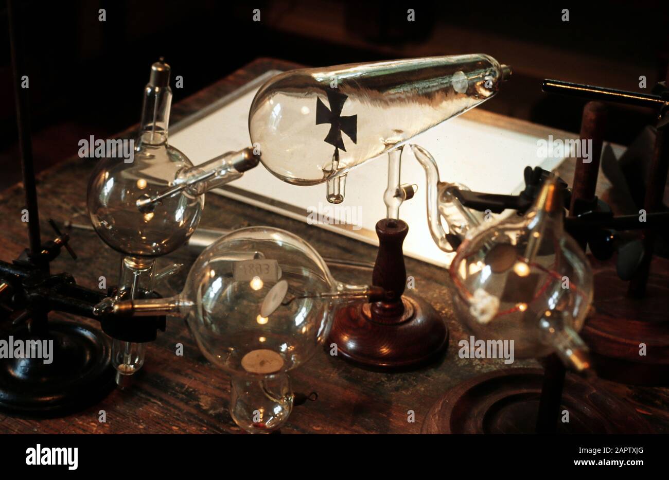 Conrad wilhelm rontgen x ray laboratory at the university of wurzburg ...