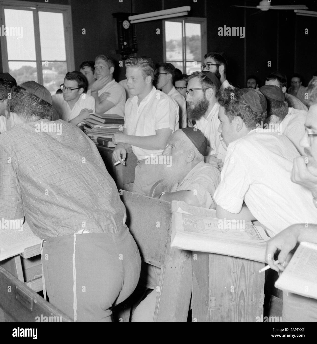 Hasidim Black and White Stock Photos & Images - Alamy